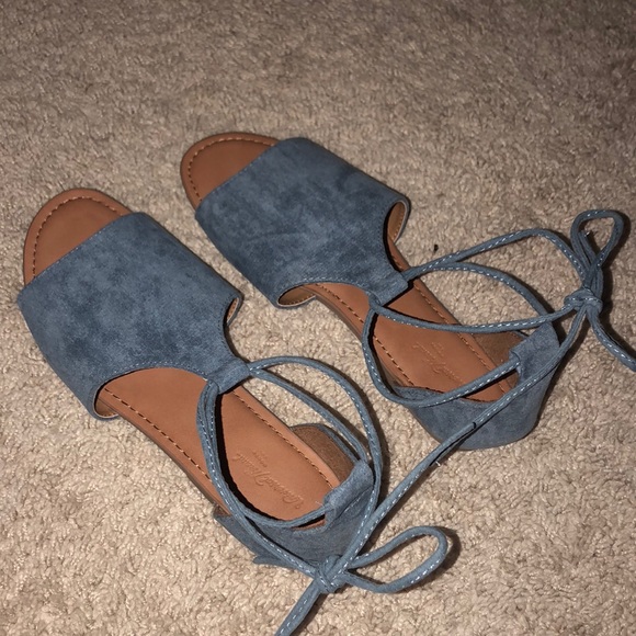Universal Thread | Shoes | Universal Thread Co Wrap Sandals Unworn ...